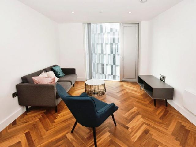 South Tower, Deansgate Square, 9 Owen. 2 bed flat to rent £1,950 pcm £450 pw