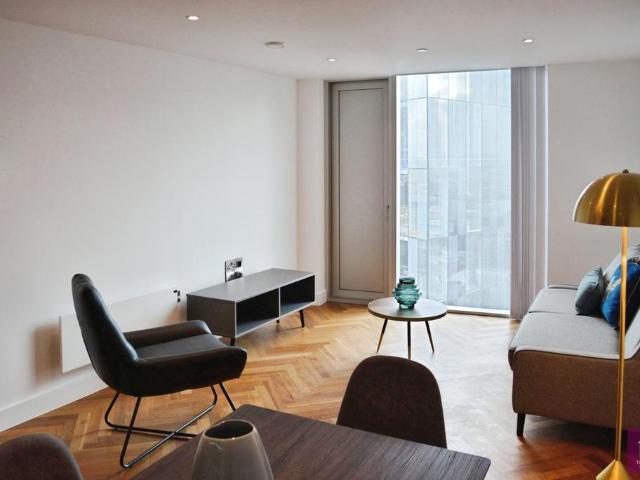 South Tower, Deansgate Square, 9 Owen. 2 bed flat to rent £2,200 pcm £508 pw