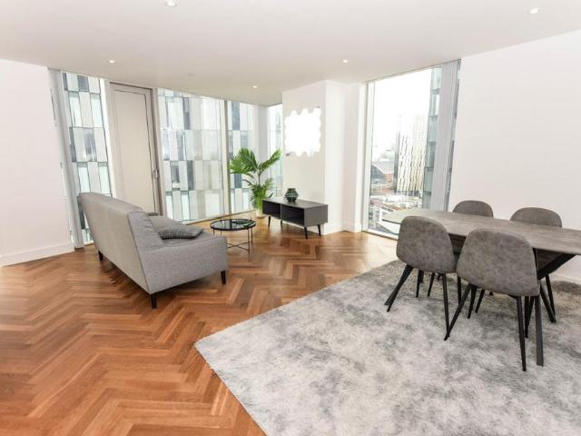 South Tower, Deansgate Square, 9 Owen. 2 bed flat to rent £2,300 pcm £531 pw