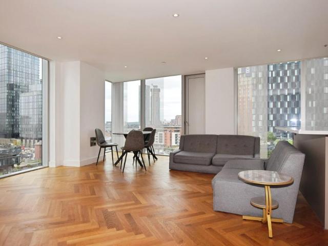 South Tower, Deansgate Square, 9 Owen. 3 bed flat to rent £3,100 pcm £715 pw
