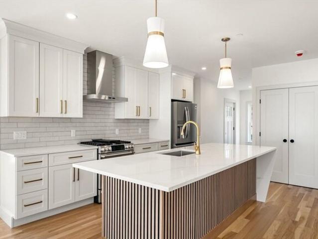 South Unit,stoneham, Condo For Sale