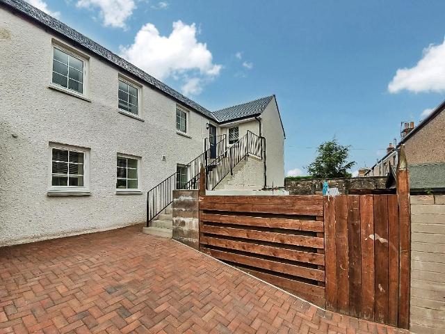South Union Street, Cupar KY15, 2 bed flat to rent, £750 pcm | PrimeLocation