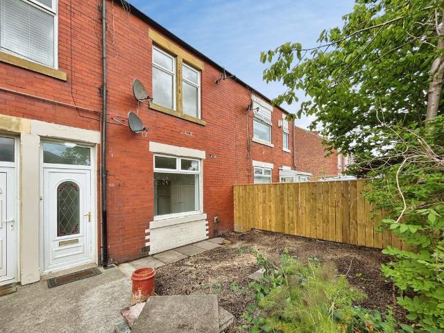 South View, Newcastle Upon Tyne NE13, 2 bed flat to rent, £975 pcm | PrimeLocation