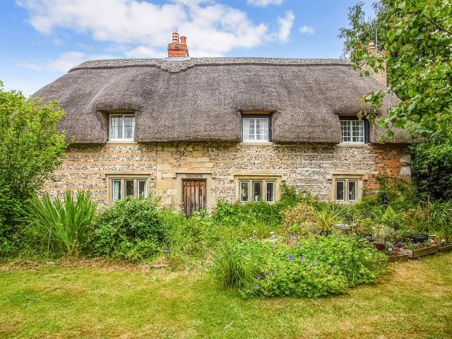 South View, Nett Road, Shrewton, Salisbury SP3, 3 bed cottage to rent, £1,700 pcm | PrimeLocation