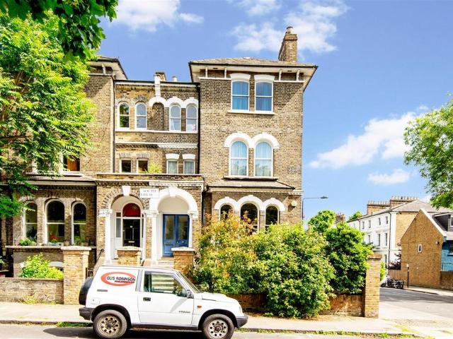 South Villas 2 bed flat to rent £2,750 pcm £635 pw