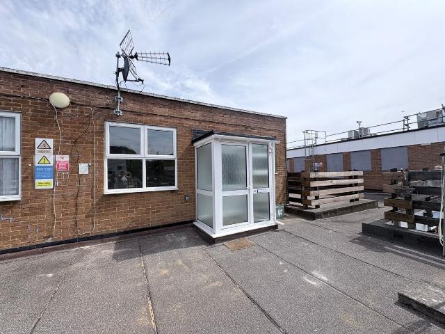 South Walk, Yate, Bristol BS37, 2 bed flat to rent, £1,200 pcm | PrimeLocation
