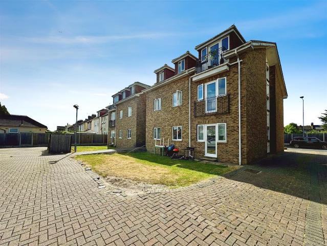 South Avenue, Southend On Sea SS2, 2 bed flat to rent, £1,250 pcm | PrimeLocation