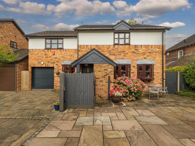 South Bank Close, Alderley Edge 5 bed detached house to rent £3,000 pcm £692 pw