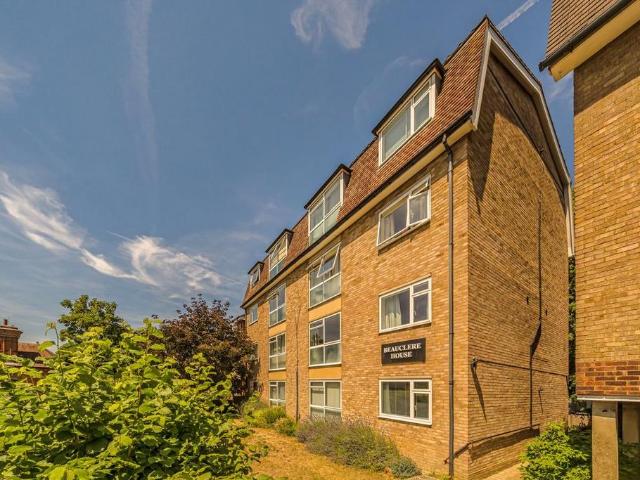 South Bank, Surbiton KT6 2 bed flat to rent £1,950 pcm £450 pw
