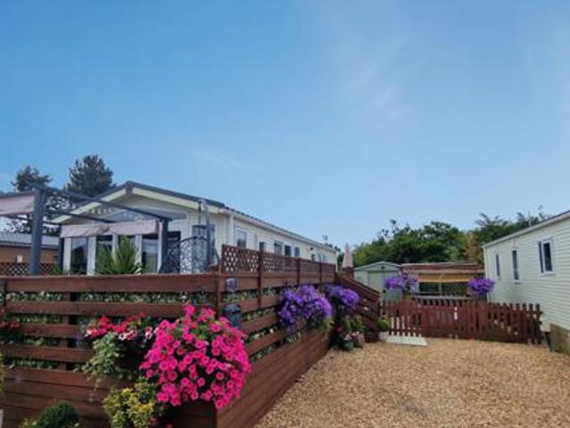 South Bank, Tallington, 2 Bedroom Park