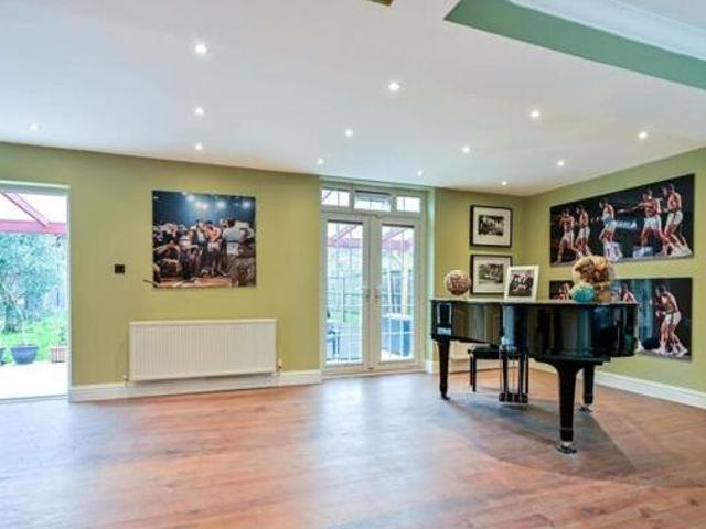 South Bank Terrace, Surbiton, 4 Bedroom Semi detached