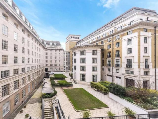 South Block, County Hall Apartments. 1 bed flat to rent £2,318 pcm £535 pw
