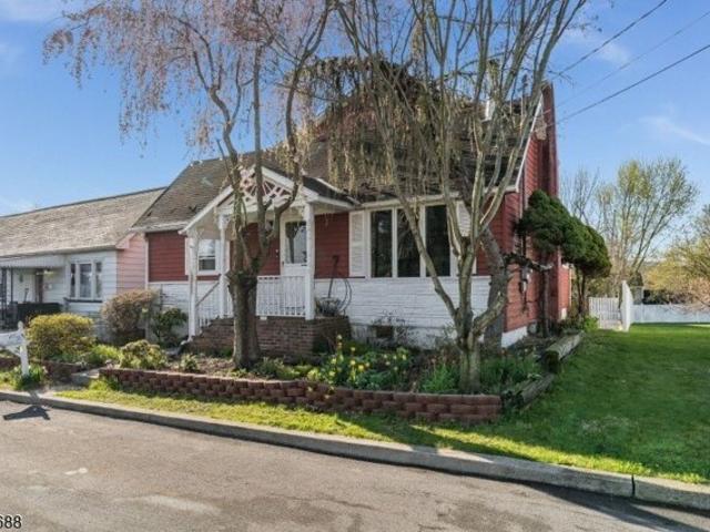 South Blvd, Alpha, Home For Sale