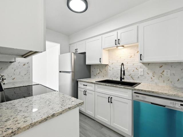 South Crest Apartments: All Bills Paid Dazzling Dallas Apartments in Quiet Area!