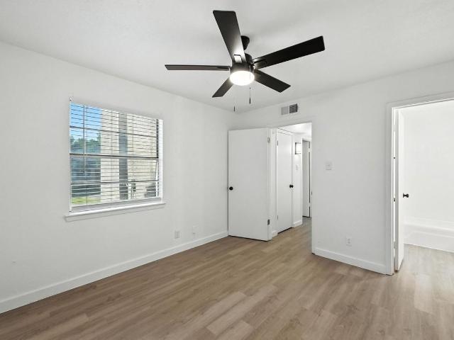 South Crest Apartments: All Bills Paid 3 Bedroom Apartment for Rent at 3702 Conway St, Dallas, TX 75224 Five Mile Creek