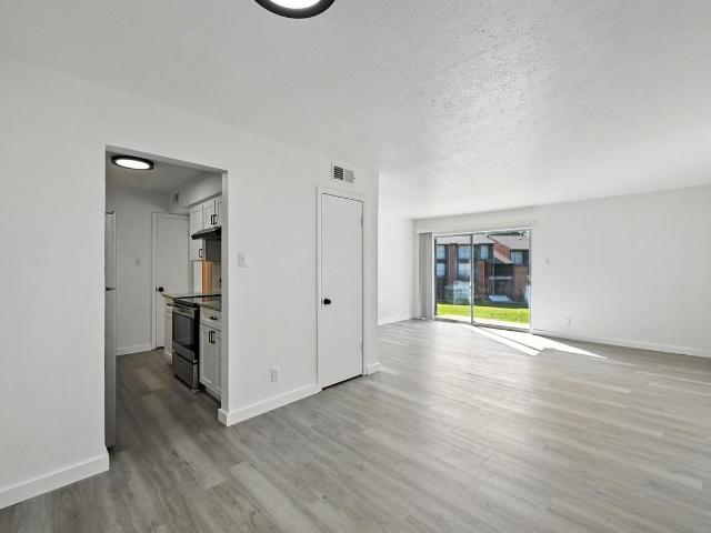 South Crest Apartments 1 Bedroom Apartment for Rent at 3702 Conway St, Dallas, TX 75224 Five Mile Creek