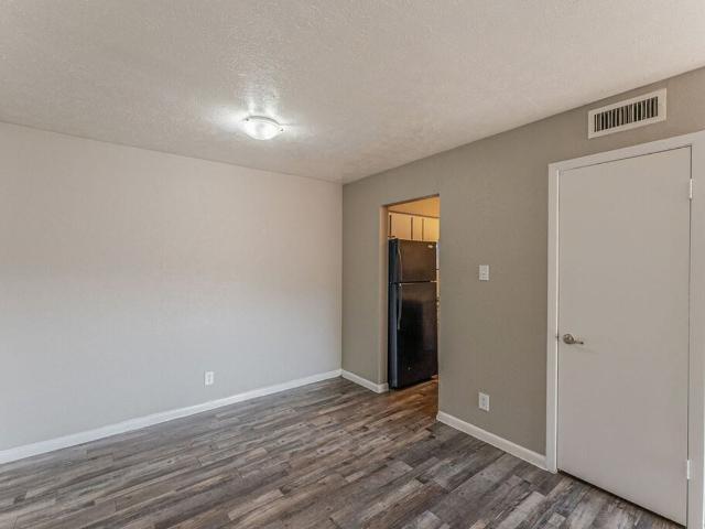 South Crest Apartments 1 Bedroom Apartment for Rent at 3702 Conway St, Dallas, TX 75224 Five Mile Creek