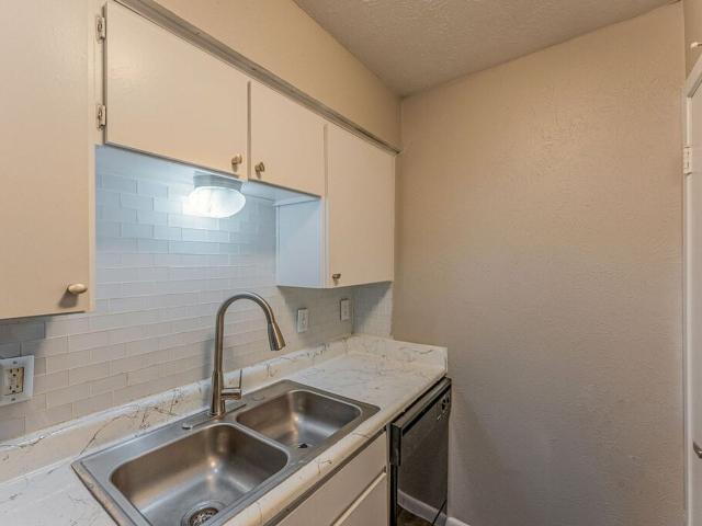 South Crest Apartments 2 Bedroom Apartment for Rent at 3702 Conway St, Dallas, TX 75224 Five Mile Creek