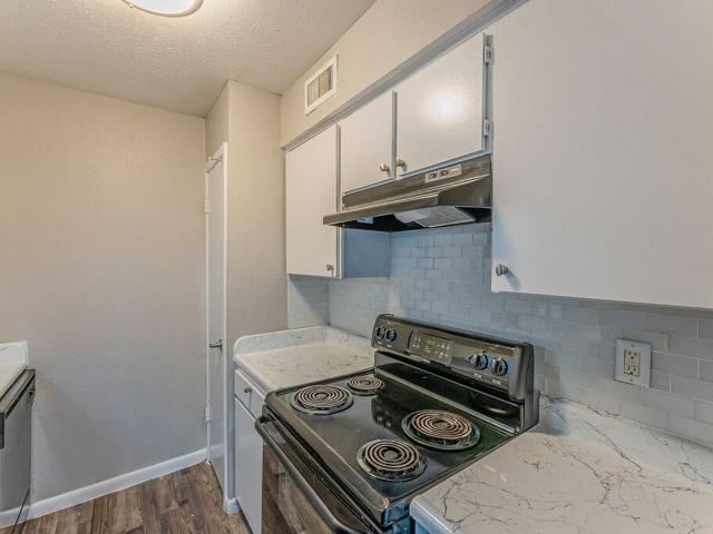 South Crest Apartments 2 Bedroom Apartment for Rent at 3702 Conway St, Dallas, TX 75224 Five Mile Creek