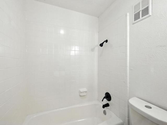 South Crest Apartments 3 Bedroom Apartment for Rent at 3702 Conway St, Dallas, TX 75224 Five Mile Creek
