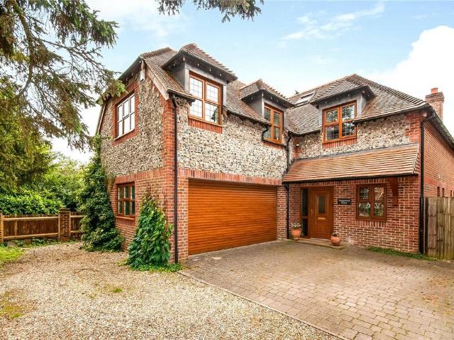 South Drive, Littleton, Winchester. 5 bed detached house to rent £3,750 pcm £865 pw