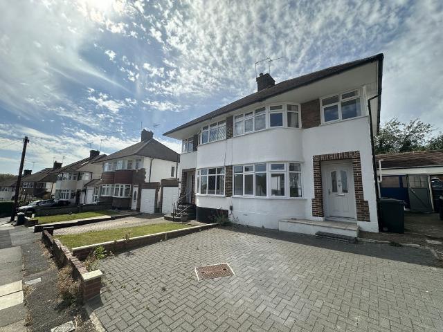 South Drive, Orpington BR6, 3 bed terraced house to rent, £2,250 pcm | PrimeLocation