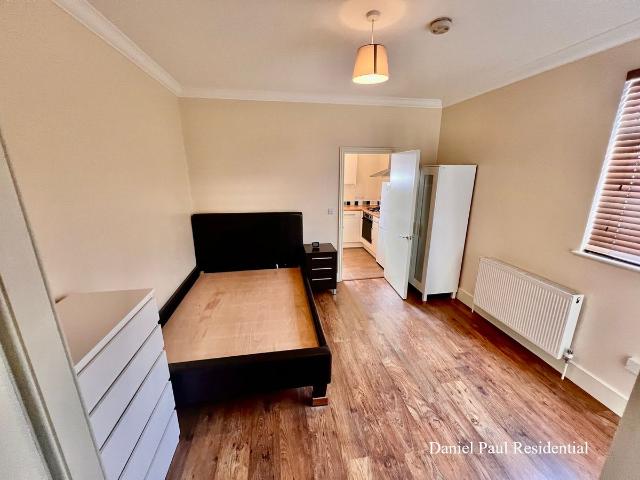 South Ealing Road, Ealing W5, Studio to rent, £1,348 pcm | PrimeLocation