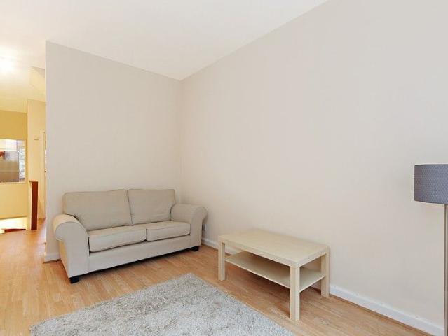 South Edwardes Square W8, 2 bed flat to rent, £2,850 pcm | PrimeLocation