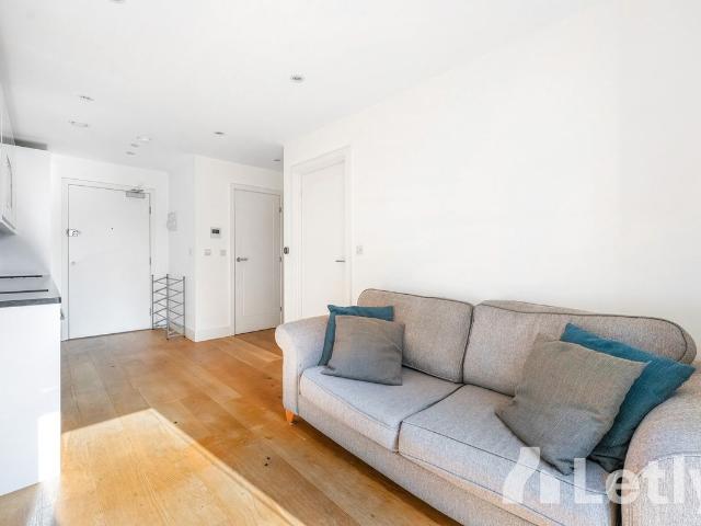 South End, Croydon CR0, 1 bed flat to rent, £1,400 pcm | PrimeLocation