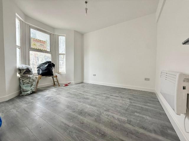South Esk Road E7, Room to rent, £925 pcm | PrimeLocation