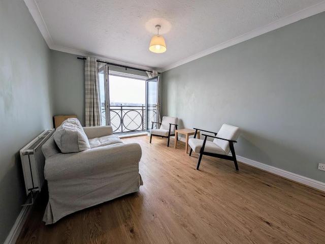 South Ferry Quay, Liverpool L3, 3 bed flat to rent, £1,350 pcm | PrimeLocation