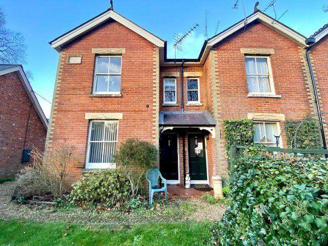 South Front, Romsey, Hampshire SO51, 1 bed flat to rent, £975 pcm | PrimeLocation
