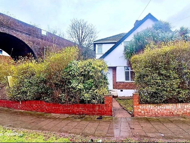 South Harrow HA2, 3 bed shared accommodation to rent, £2,800 pcm | PrimeLocation