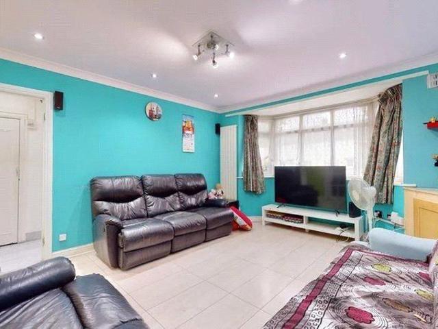South Harrow, London HA2, 4 bed semi detached house to rent, £2,750 pcm | PrimeLocation