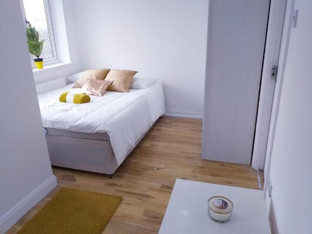 South Hill Avenue, Harrow HA2 Studio to rent £1,150 pcm £265 pw