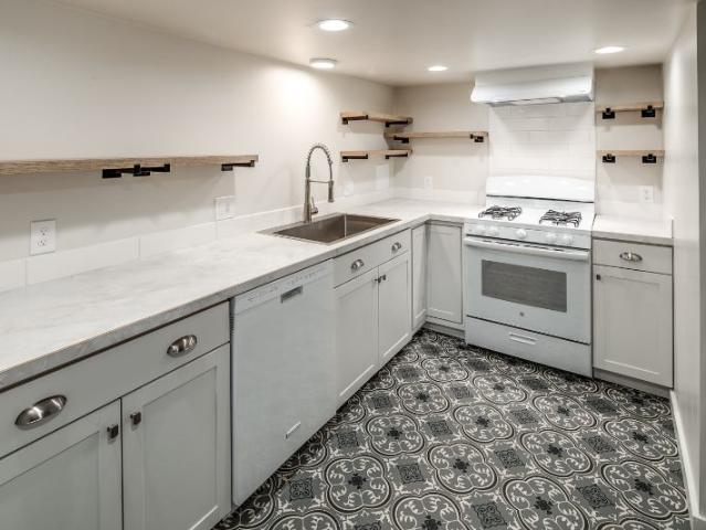 South Hill Basement Apartment