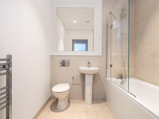 South House, Gillingham Gate Road ME4, 1 bed flat to rent, £1,200 pcm | PrimeLocation