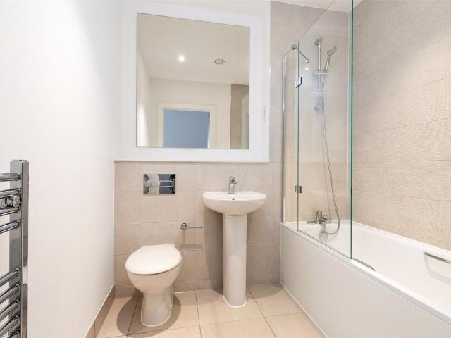 South House, Gillingham Gate Road ME4, 1 bed flat to rent, £1,250 pcm | PrimeLocation