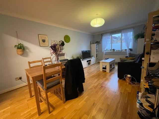 South Island Place, Oval SW9 1 bed apartment to rent £1,850 pcm £427 pw