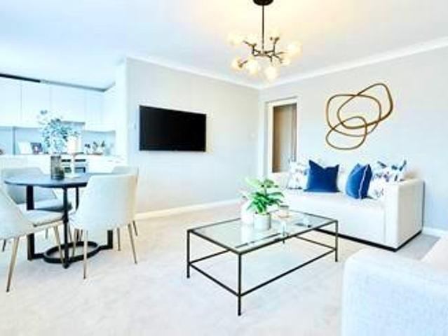 South Kensington, London. SW3 2 bed apartment to rent £4,333 pcm £1,000 pw