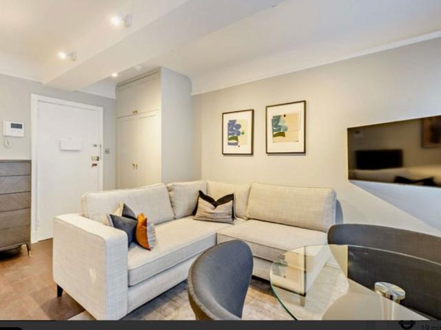 South Kensington, London SW3, South Kensington, Studio to rent, £2,275 pcm | PrimeLocation