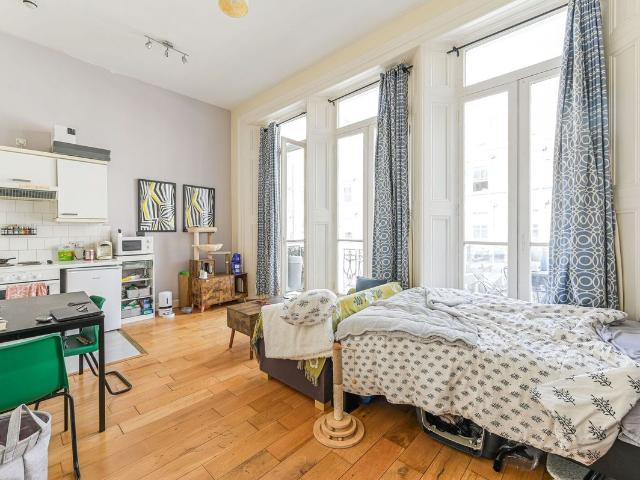 South Kensington, London SW5, Studio to rent, £2,275 pcm | PrimeLocation