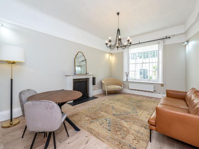 South Kensington, Queens Gate SW7, 1 bed flat to rent, £2,600 pcm | PrimeLocation