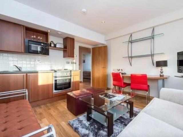 South Kensington SW7 2 bed apartment to rent £5,200 pcm £1,200 pw
