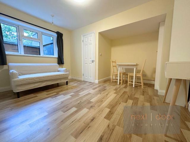 South Lambeth Road, Stockwell SW8, 1 bed flat to rent, £1,550 pcm | PrimeLocation