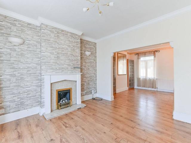 South Lane, New Malden KT3, 2 bed flat to rent, £4,000 pcm | PrimeLocation