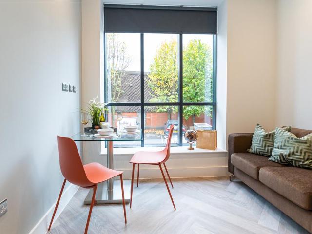 South Langworthy Road, Salford M50 1 bed apartment to rent £1,252 pcm £289 pw