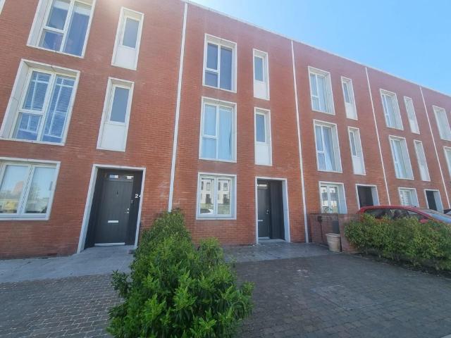 South Loop Park, Birmingham B16 4 bed terraced house to rent £1,900 pcm £438 pw