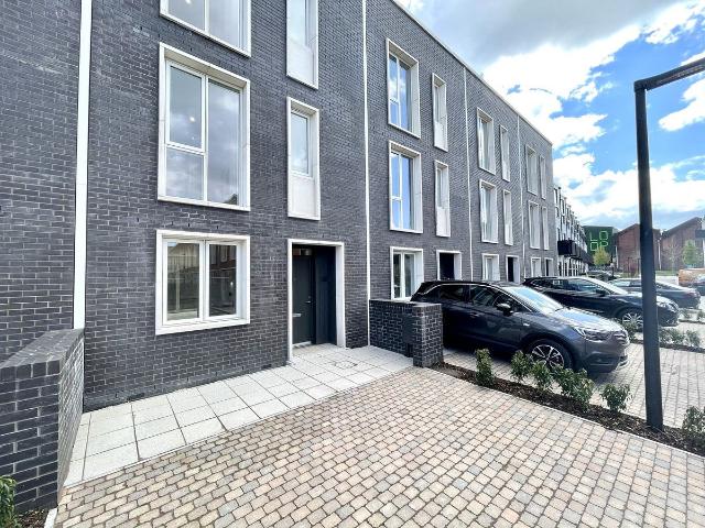 South Loop Square, Edgbaston, Birmingham B16, 4 bed town house to rent, £2,000 pcm | PrimeLocation