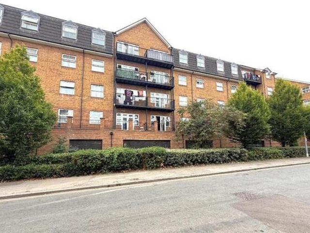 South Luton, Holly Street, Luton, 2 Bedroom Flat